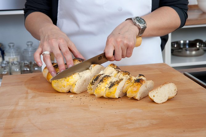 Authentic Jewish Cooking Class by a Professional chef - The Experience and Atmosphere