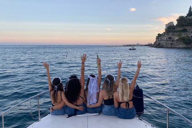 Bachelorette party, boat party in Salerno with aperitif and tapas - FAQs