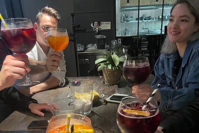 Bar Hopping in Milan - Group Size, Timing, and Practicalities