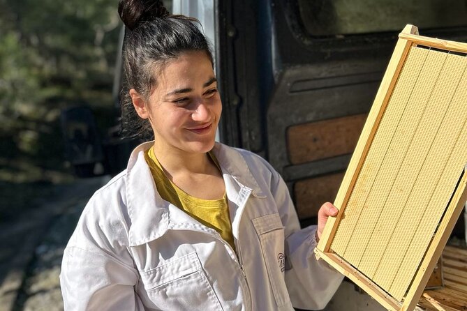 Beekeeping experience " Areti Honey " - Who Will Love This Experience?