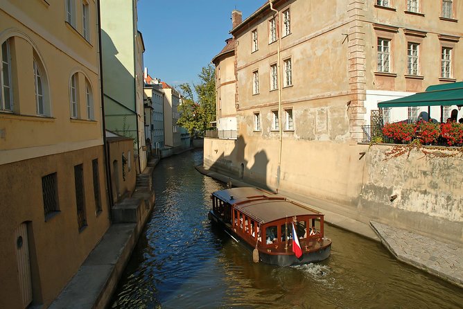 Best of Prague Private Walking Tour (Left and Right Riverbank) - Jewish Quarter: A Reflection of Resilience