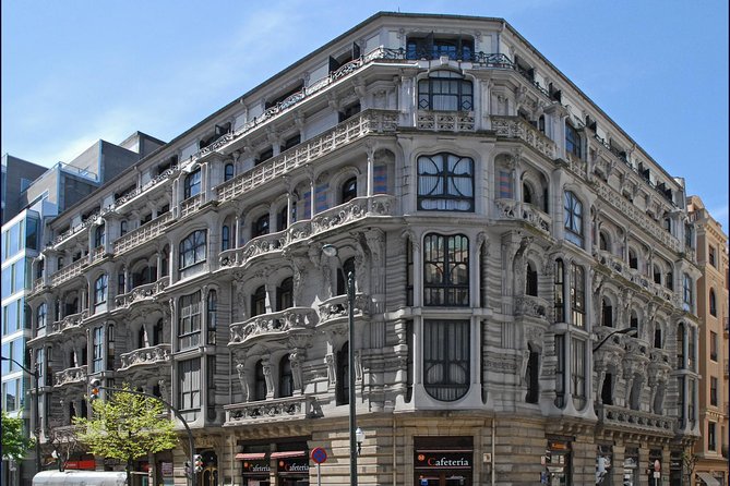 Bilbao Classic & Modern - How the Tour Works: Logistics and Experience