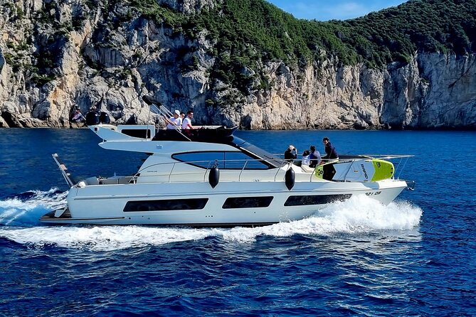Boat discovery: private one-day Korula adventure - The Lunch and Onboard Comfort