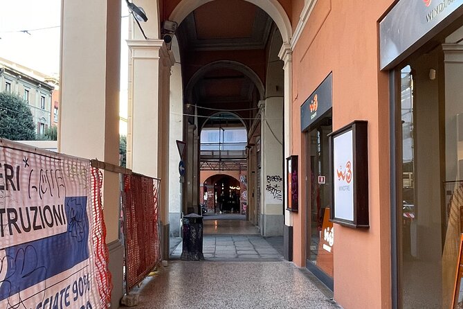 Bologna: A Self-Guided Audio Tour from Porta Galliera to Le Tre Frecce - Magnificent San Petronio and the Surroundings