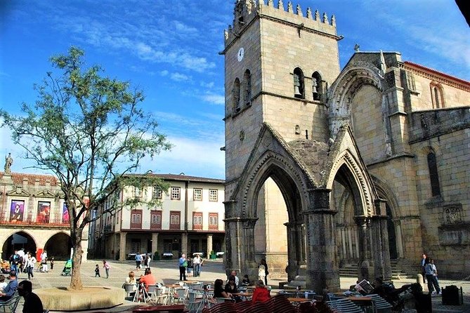 Braga & Guimarães Private Tour  Customizable Experience - Moving to Braga: A City of Faith and Vibrancy