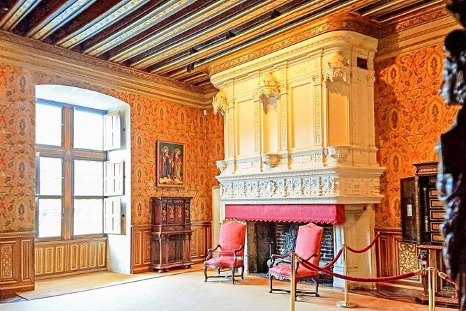 Chenonceau Castle: Private Guided with Ticket - The Guides: Bringing the Castle to Life