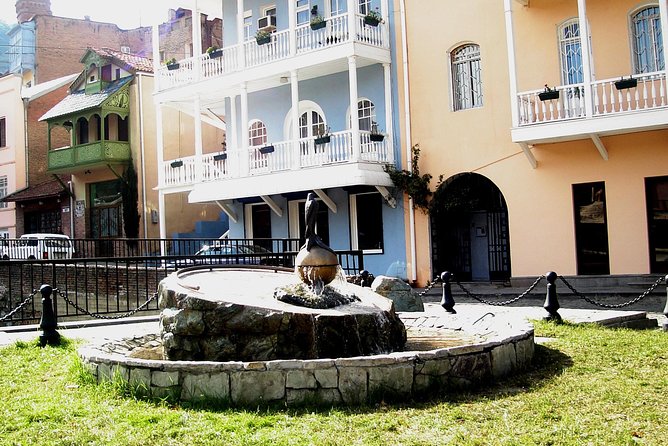 Classic Tbilisi Walking Tour - Authentic Experiences and the Guide’s Role