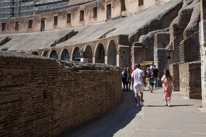 Colosseum, Roman Forum and Palatine hill with Guide Book - The Real Experience: Authenticity and Insights
