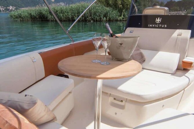 Dreamer tour(1 H) boat Invictus - The Price and Value of This Tour