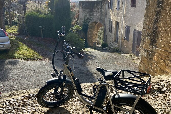 e-Bike Rentals and Circuits - What Can You Expect During Your Ride?