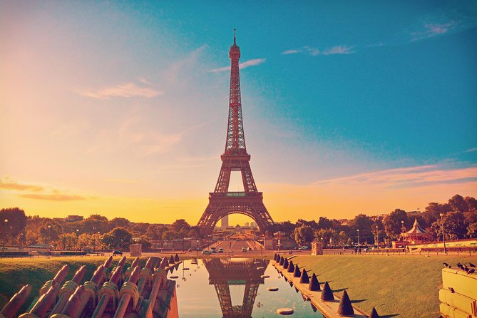 Eiffel Tower Access to 2nd Floor and Summit option with Host - Analyzing the Price and Value