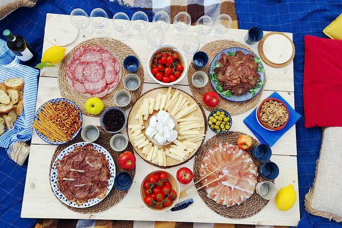 Exclusive Picnic in the Foothills of the Alps with the Lake Views - FAQs