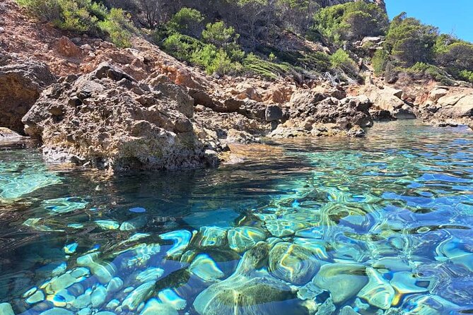 Explore the Island Dragonera by kayak - In-depth look at the benefits and challenges