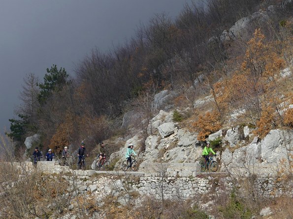 Express Cable Car ascent & 25Turns Epic Bike Descent. - Potential Drawbacks and Considerations