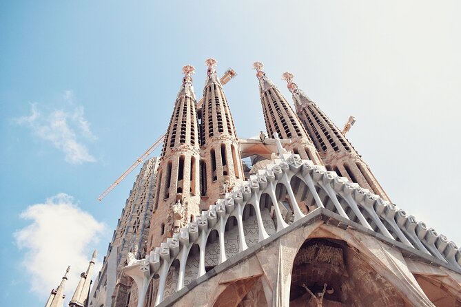 Fast Track Sagrada Familia Guided Tour - Reviews and Authentic Perspectives