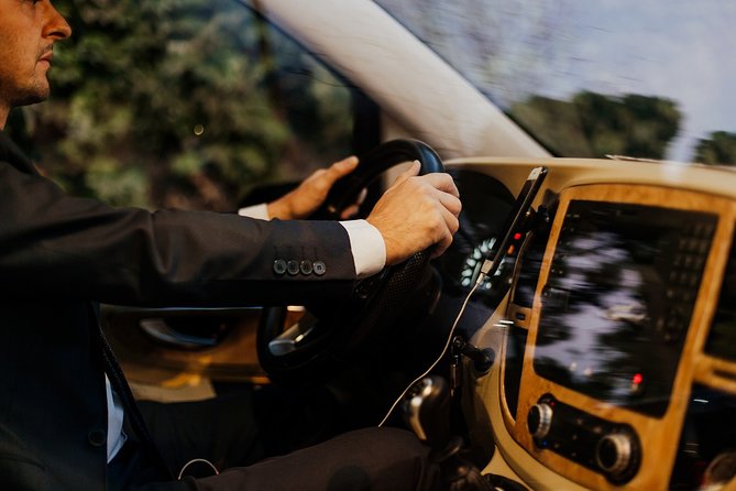 Fat Taxi - Private Istanbul Airport (IST) Transfer to City - The Booking Process and Meeting Points