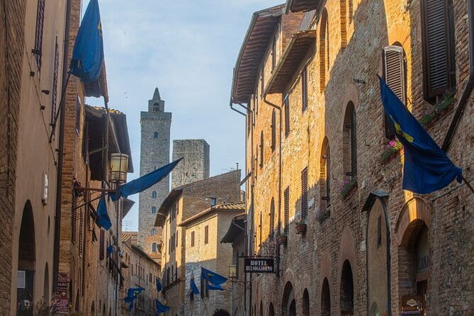 Florence: Siena & San Gimignano with Dinner in a Boutique Winery - The Experience and Atmosphere