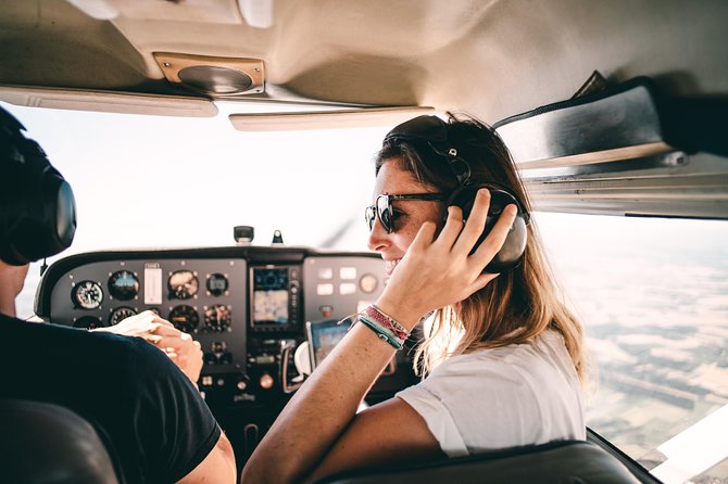 Fly around Paris with a local pilot - FAQ