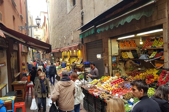 Food markets tour with a local! - Authentic Food and Cultural Insights