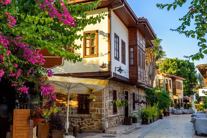 Full Day City Tour/2 Waterfalls, Boat Trip, Old Town - Practical Considerations