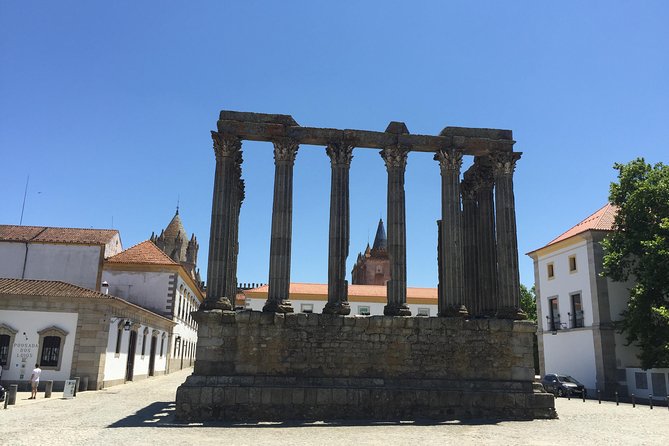 Full Day Private Tour in Évora and Arraiolos - Arraiolos: More Than Just Rugs