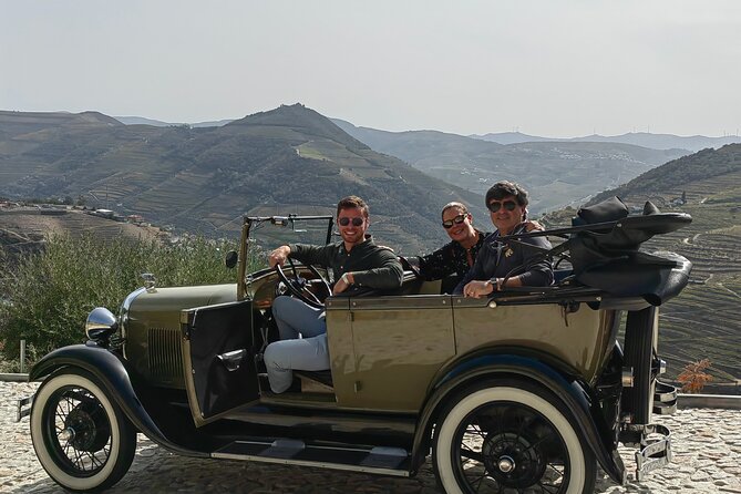 Full Day Private Tour to Douro - Vintage Experience - Exploring Folgosa and Pinhão