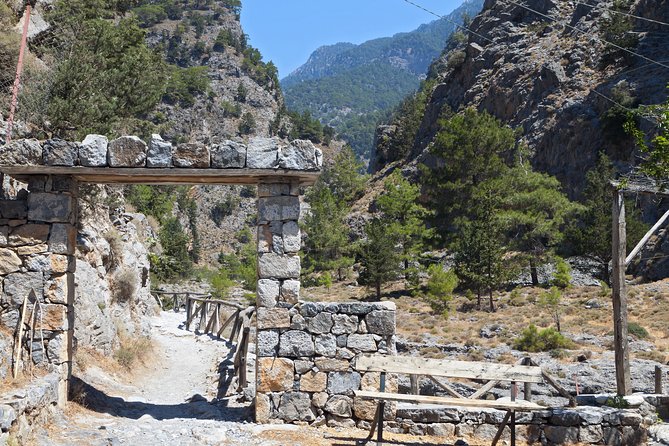Full Day Samaria Gorge 10-Mile Walking Tour - Who Should Consider This Tour?