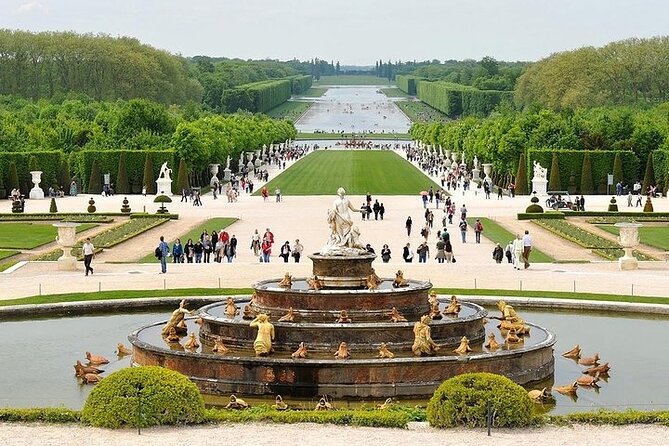 Giverny & Versailles Day Trip From Paris with Professional Guide - Who Should Consider This Tour?
