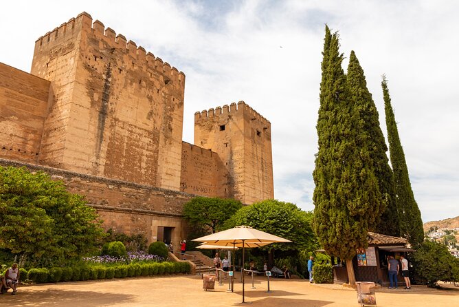 Granada (Alhambra) Scavenger Hunt and Sights Self-Guided Tour - Practical Details