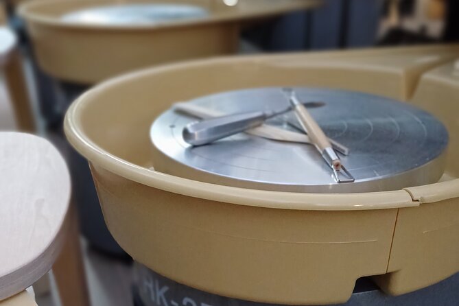 Guided Pottery Workshop on a Turntable in Choorstraat - Authenticity and Highlights