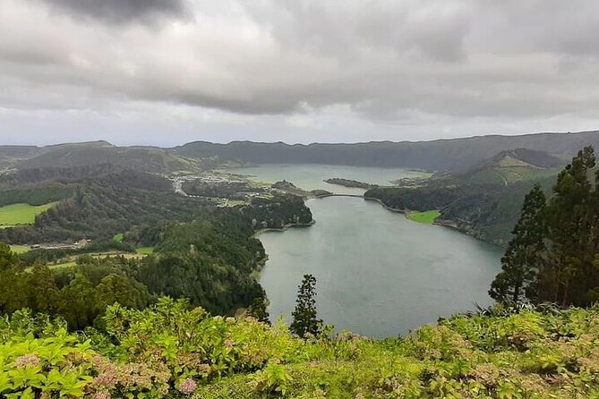 Guided Tour to the Sete Cidades Volcano in São Miguel Azores - Transportation & Group Size