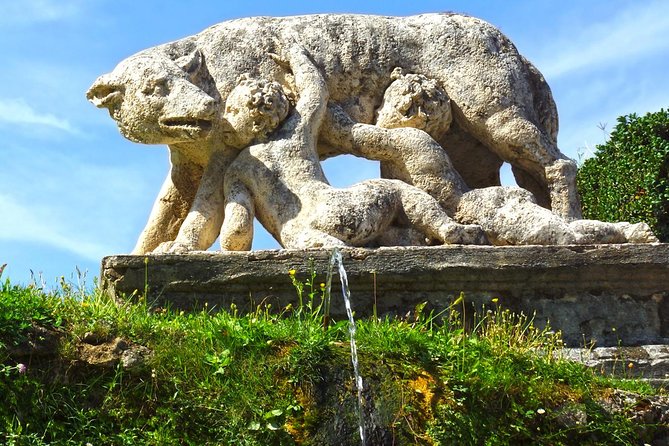 Heritage Site: Villa d'Este and Hadrian's Villa in Tivoli Tour from Rome - Guided Insights and Group Dynamics