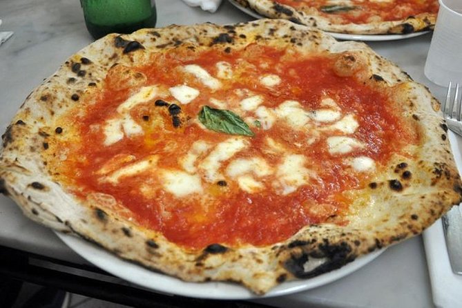 Incredible Naples - walking tour with an expert local guide - The Guide: The Heart of the Experience