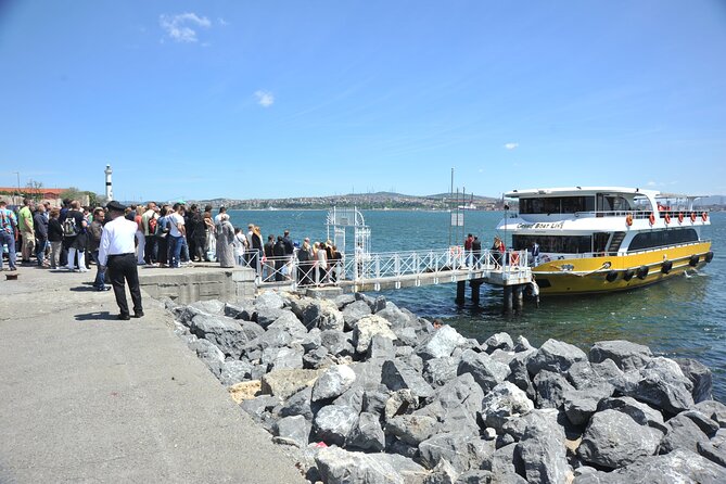 Istanbul: Bosphorus and Golden Horn Cruise with Audio Guide - The Sum Up