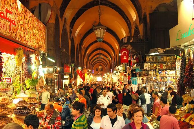 Journey Through Istanbul's History - Culture and Art at Corlulu Ali Pasa Medresesi and Sahaflar Çarşısı