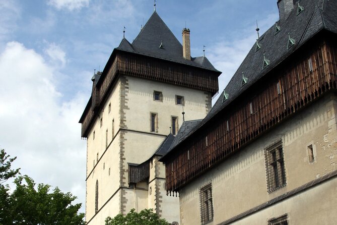 Karlstejn Castle in Vintage Convertible Car - FAQ