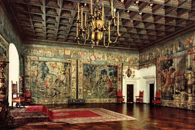 Krakow Skip The Line Wawel Castle and Cathedral Private Tour - Who Should Consider This Tour