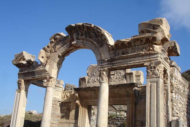 Kusadasi Shore Excursion: Private Tour to Ephesus and the House of Virgin Mary - Visiting the House of Virgin Mary: A Sacred Spot