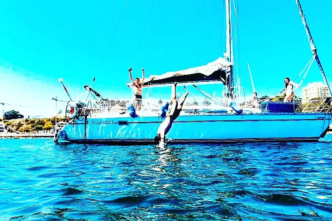 Lisbon Sailing Yatch Party Rentals (4:30 H) with Host, F & D - Whats Included and Whats Not