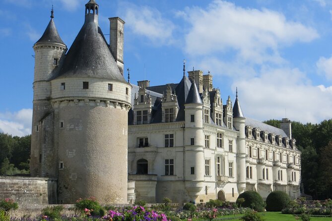 Loire Valley Castles Guided Tour with Transportation from Paris - Unpacking the Itinerary