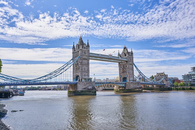 London Creative Photography Tour - A Scenic Walk Along the Southbank and St. Paul’s