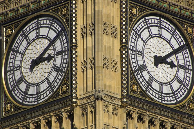 London Sights and Sounds on Christmas Day Afternoon Guided Tour - Practical Tips for Participants