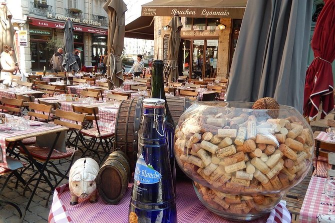 Lyon Old Town Food & Wine Tasting Tour including a Bouchon Lyonnais - What the Reviews Say