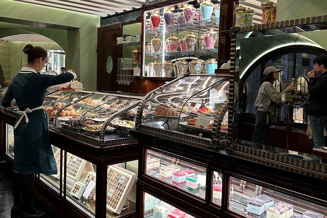 Milan coffee & history crawl with a licensed tour guide - Detailed Itinerary Breakdown