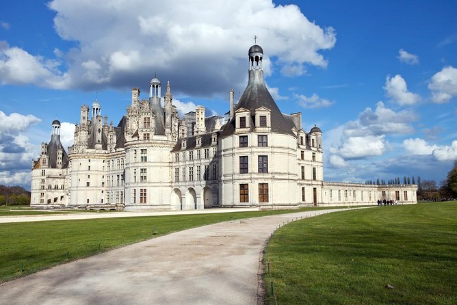 Normandy and Loire 3 Days Trip with Mont Saint Michel from Paris - Transport, Accommodations, and Practicalities