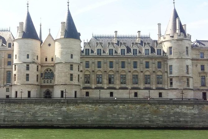 Notre Dame quartier & Ile de la Cité Private 2-Hour Walking Tour in Paris - The Practical Side: What’s Included and What’s Not