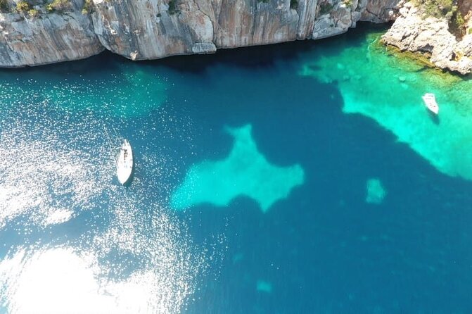One day excursion on a sailing boat in the Gulf of Alghero - Who Should Consider This Tour?