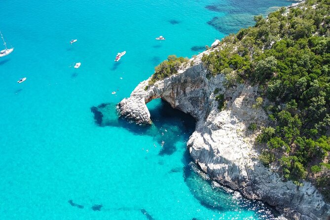 One Day Mini Cruise in the Gulf of Orosei with Lunch on Board - The Onboard Experience and Food