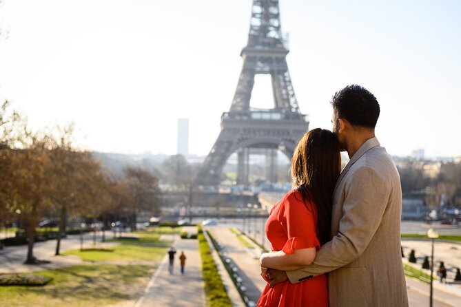 Photographer, Professional Photo Shoot - Eiffel Tower - Why This Photo Tour Stands Out