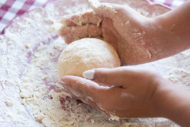 Pizza School with Wine and Limoncello Tasting in a Local Farm - Who Should Consider This Tour?